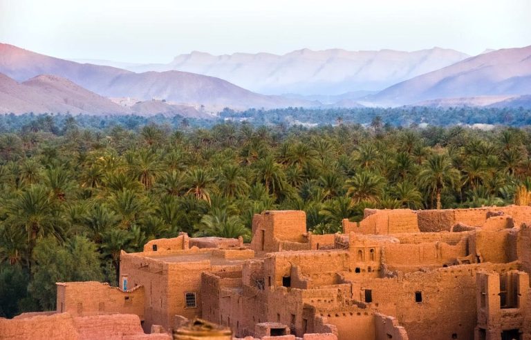 Vallée du Drâa : Ce joyau oasien entre montagnes et désert - Maroc ...
